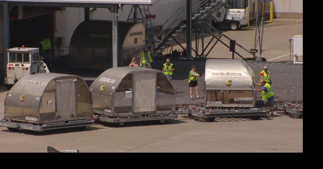 UPS holds signing day for college tuition assistance program ...