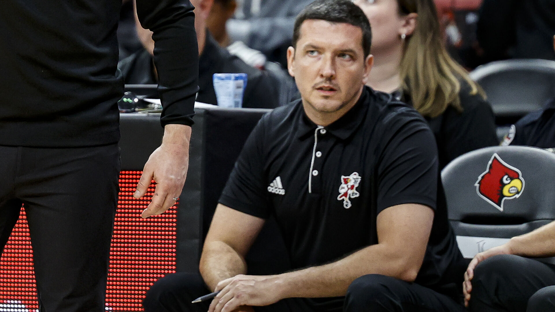 After helping to rebuild Louisville, assistant coach Thomas Carr leaves ...