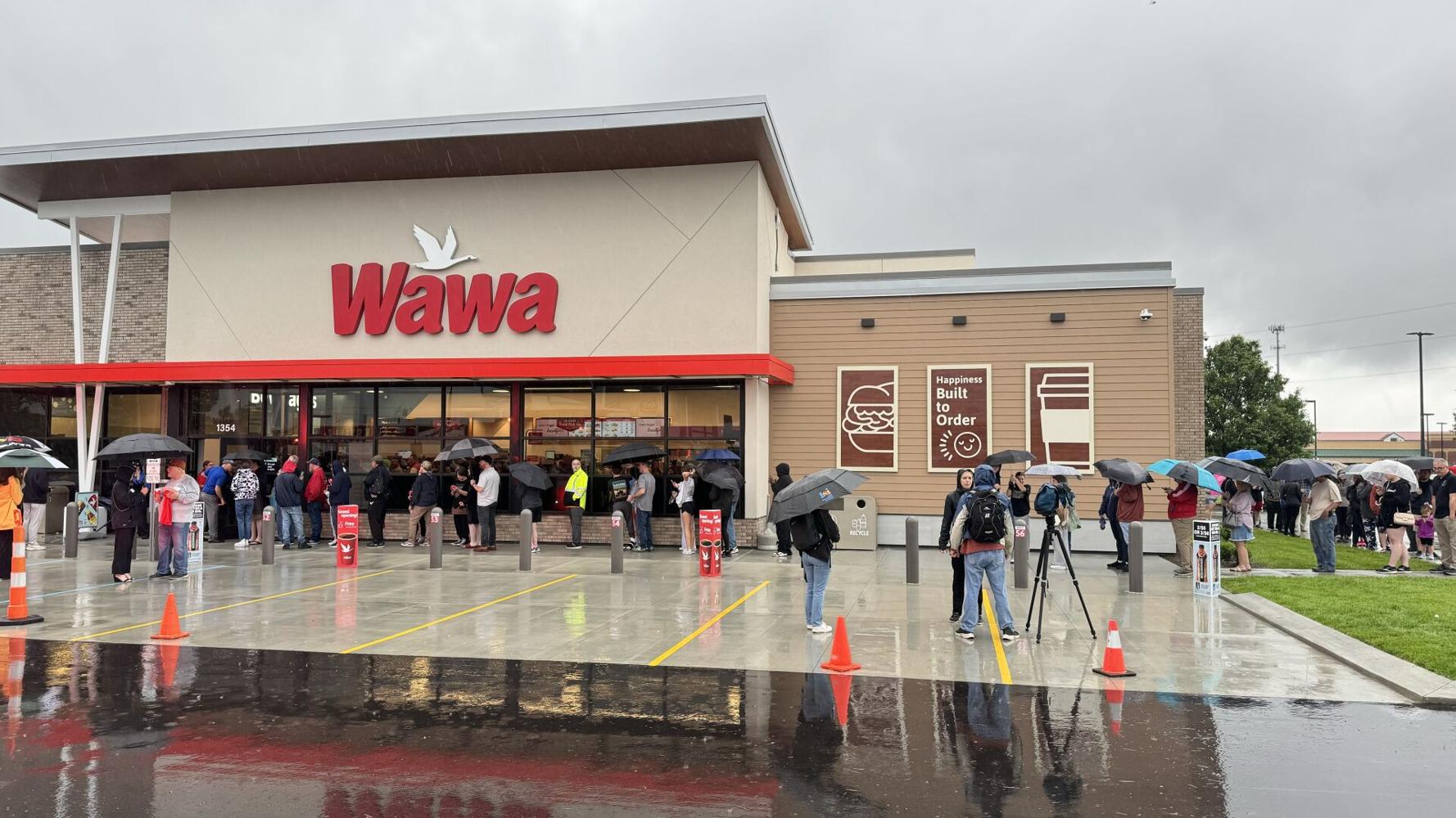 Crowds line up for Wawa grand opening on Veterans Parkway in ...