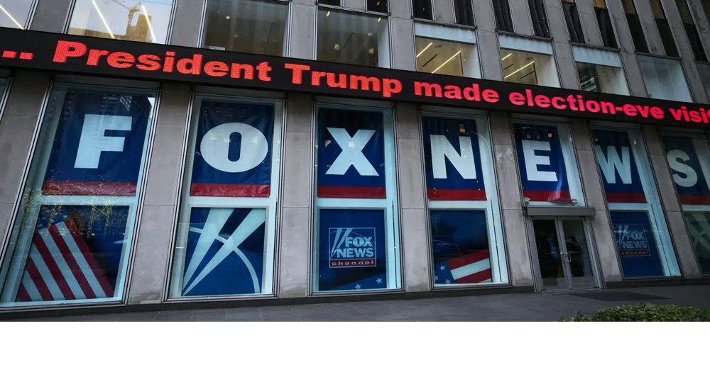 Fox News studios with Trump headline on ticker | | wdrb.com