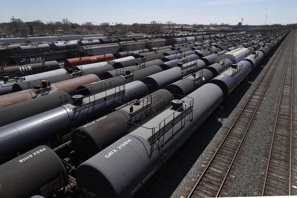 OIL TANK TRAIN CARS - AP FILE.jpeg | | wdrb.com
