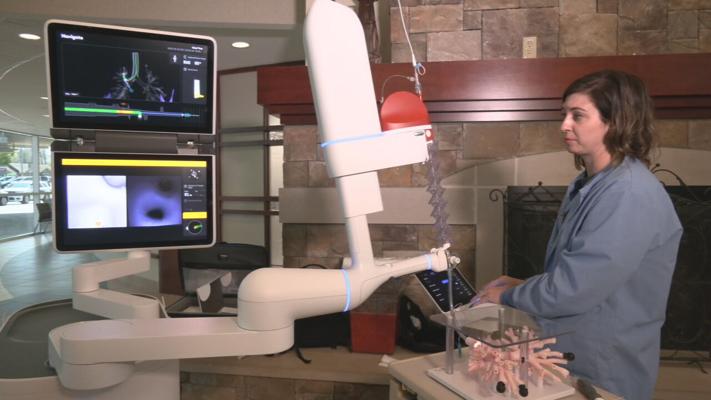 Robot helping Baptist Health Floyd doctors spot lung cancer | Local ...