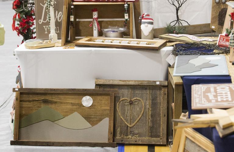 Enchanted Entiat Holiday Bazaar draws hundreds of people | Local News ...