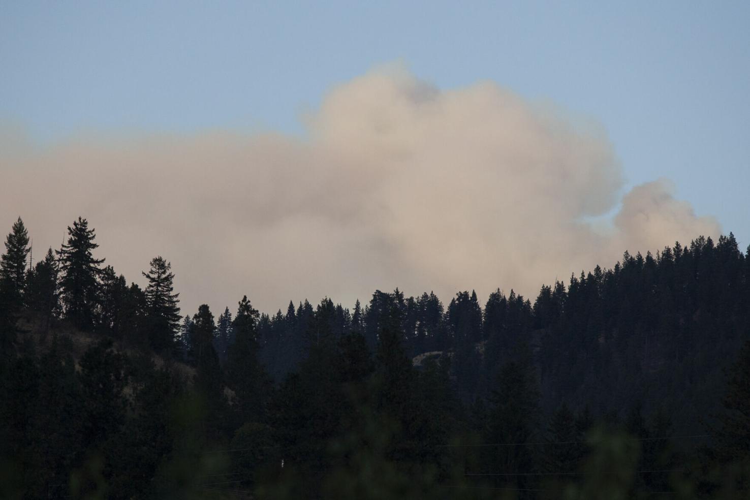 Lower Sugarloaf Fire 11% contained, evacuations extended | Wildfires ...