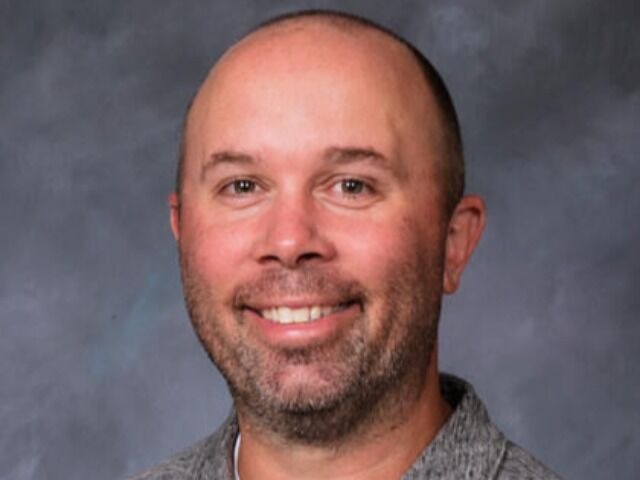 Wenatchee sweeps Eastmont and Davis at Big Nine double-dual track meet ...