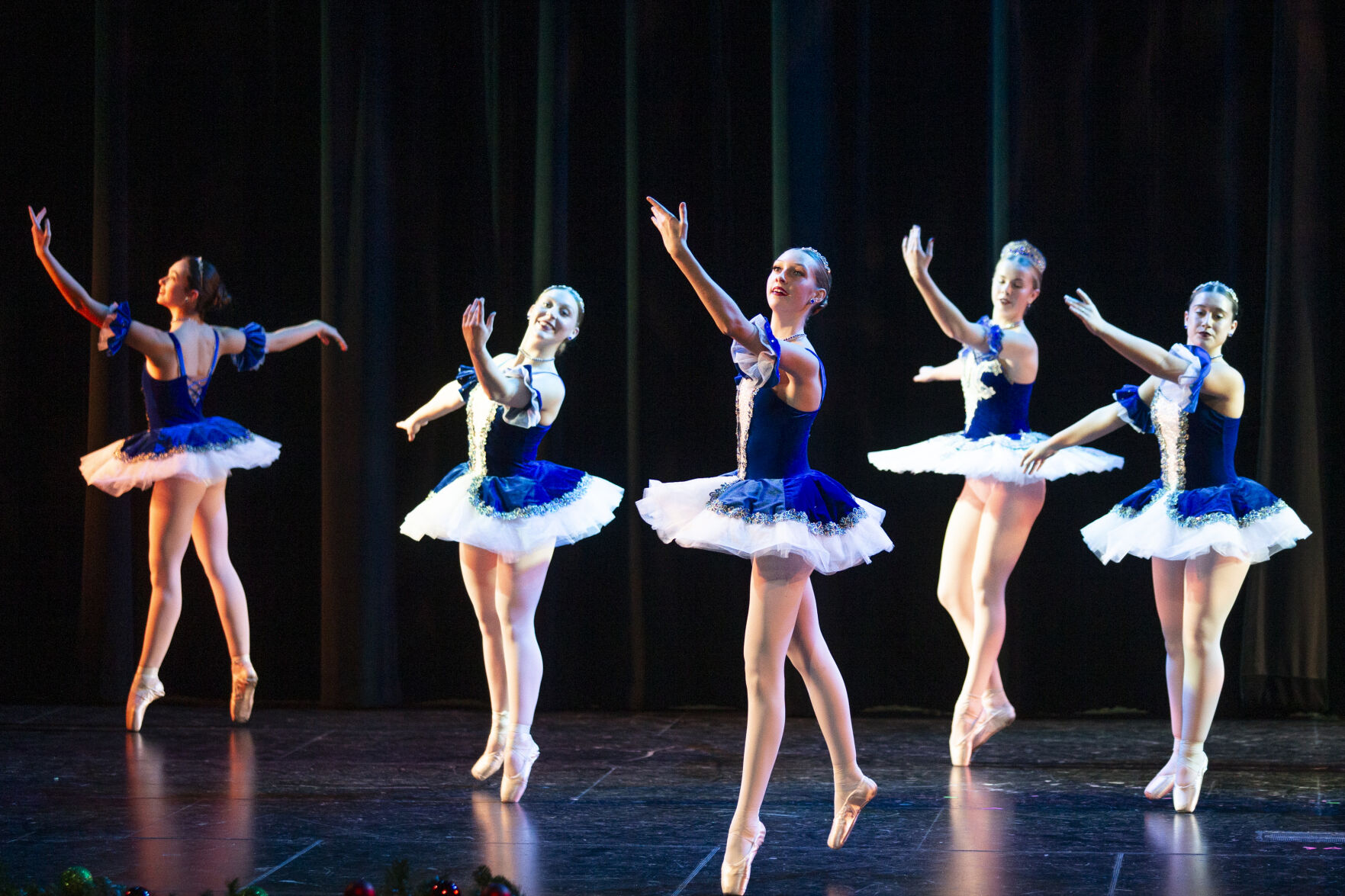 Wenatchee holiday classic: Fabulous Feet pirouettes into 13th ...