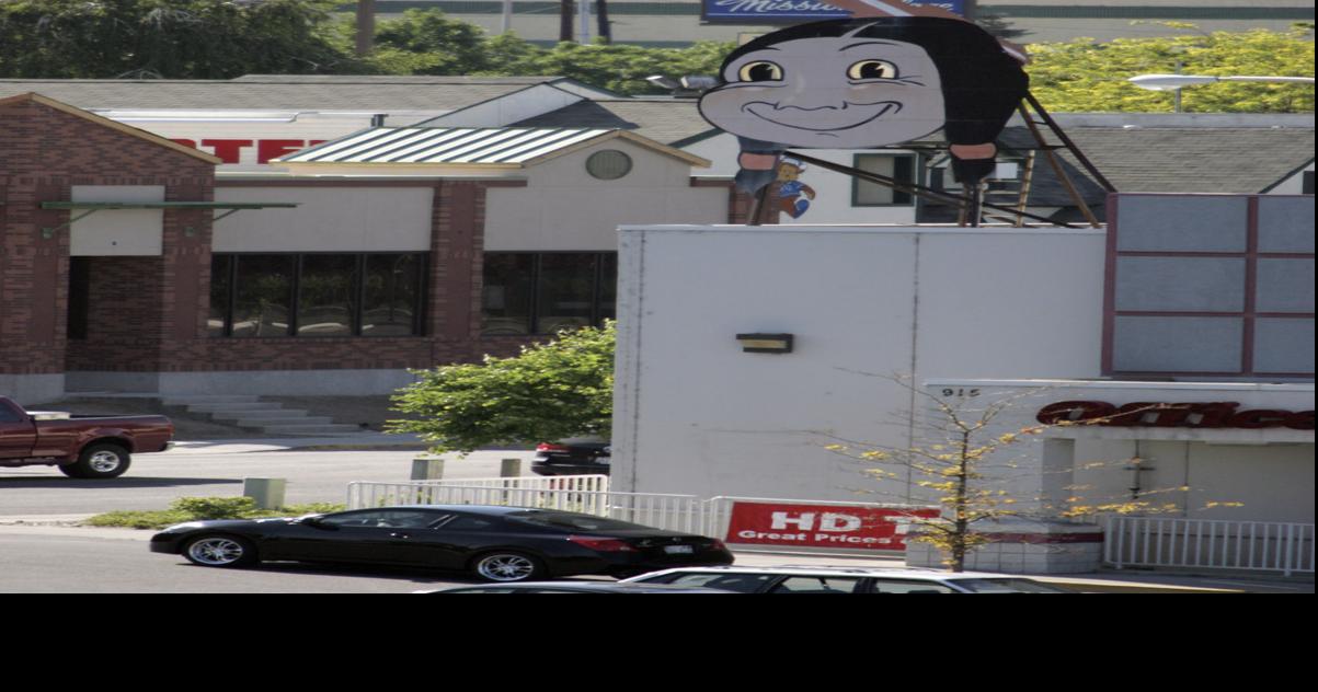 Wenatchee's 101-year-old Skookum sign taken down | Business & Real ...