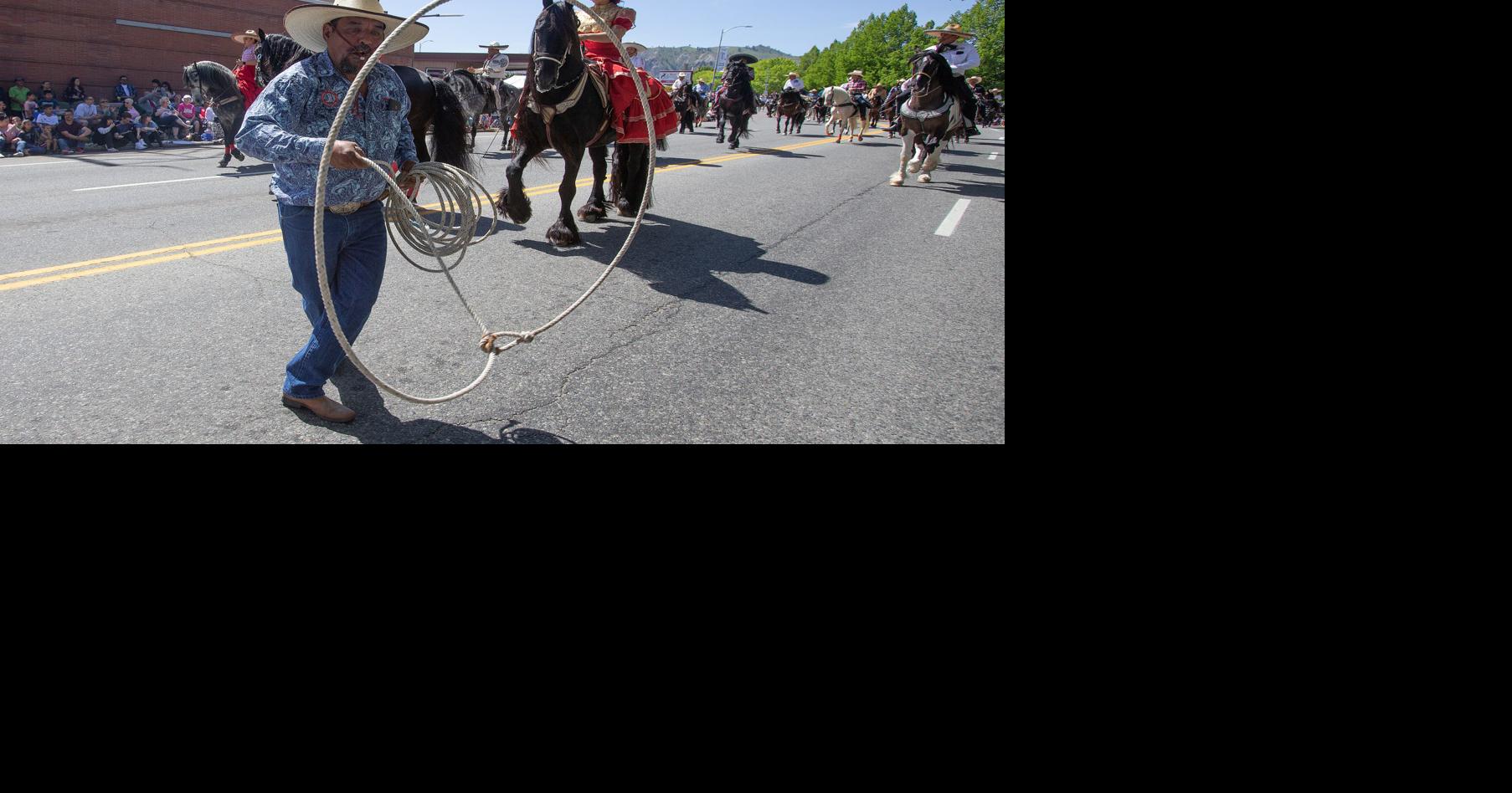 Photo Gallery: Washington State Apple Blossom Festival Grand Parade ...