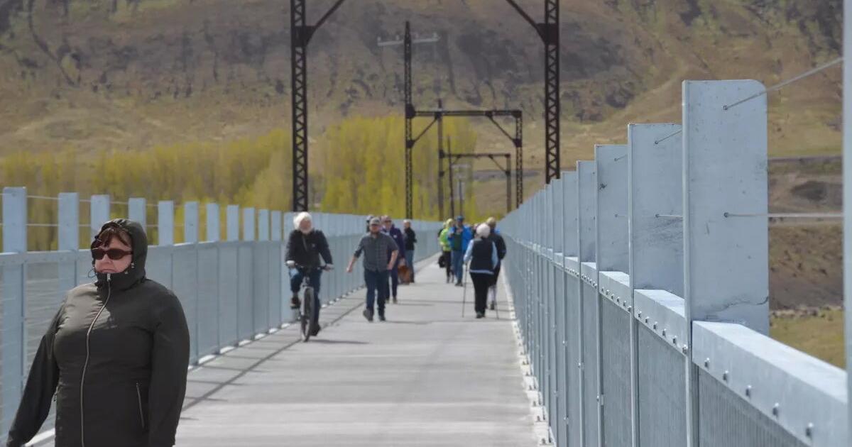 New bridge opens over Columbia River, filling in gap in cross-state ...
