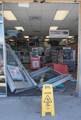 GameStop storefront damaged in auto accident | News | wenatcheeworld.com