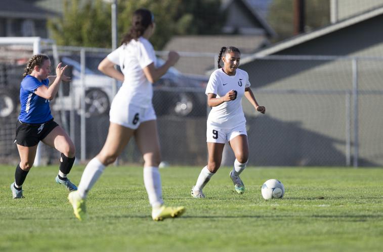 Photo gallery: WVC women's soccer loses to Blue Mountain 4-1 ...