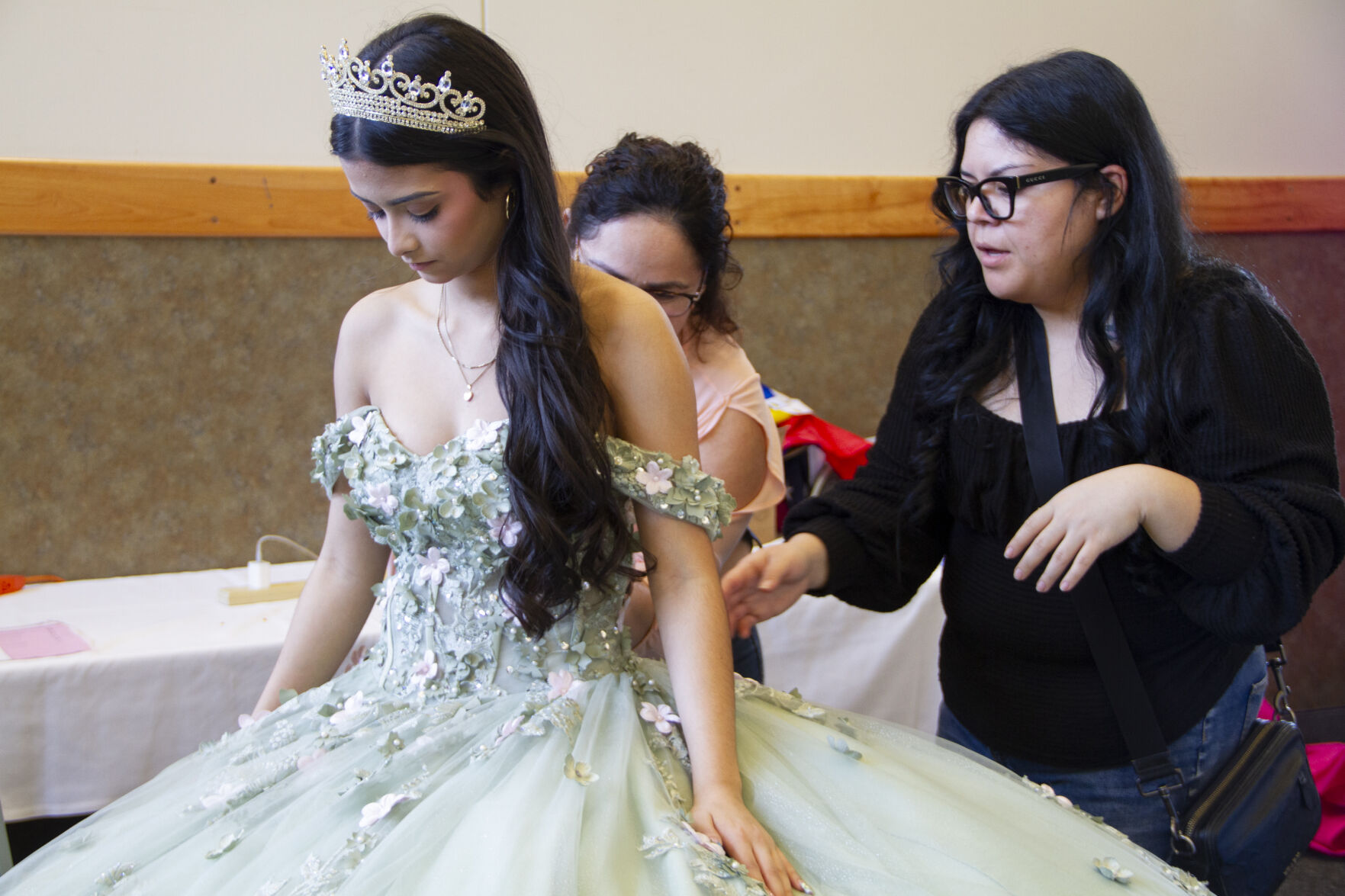 Quinceañera Expo highlights tradition, family and culture in Wenatchee ...