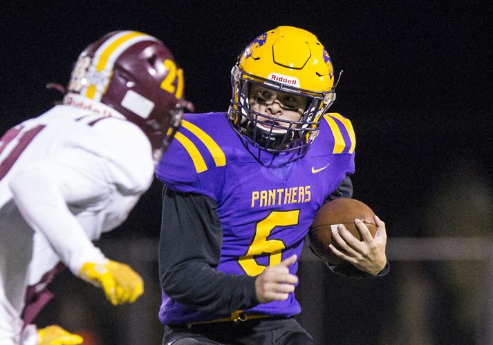 Photo gallery: Wenatchee football loses 35-14 to Moses Lake ...