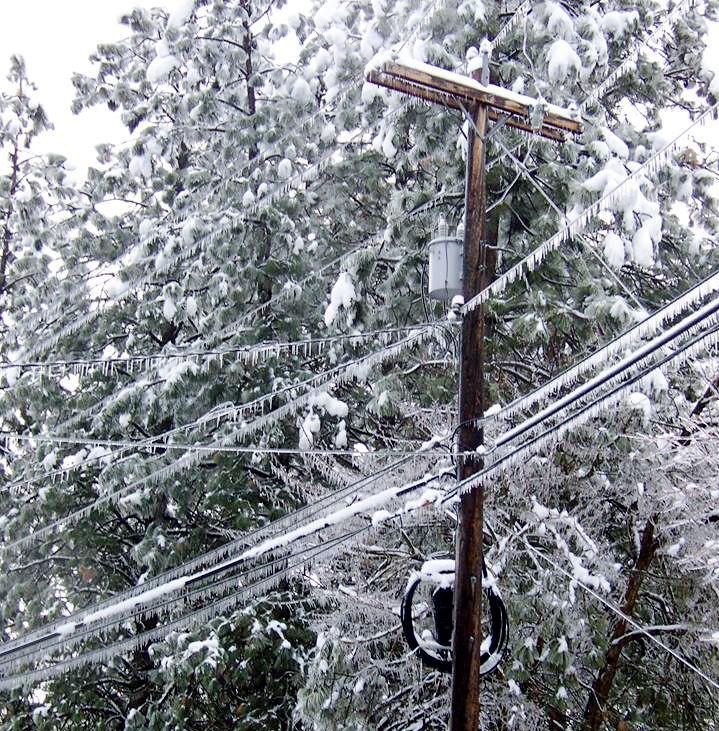 Chelan County PUD asks people to stay away from power lines; 1,632 lose ...