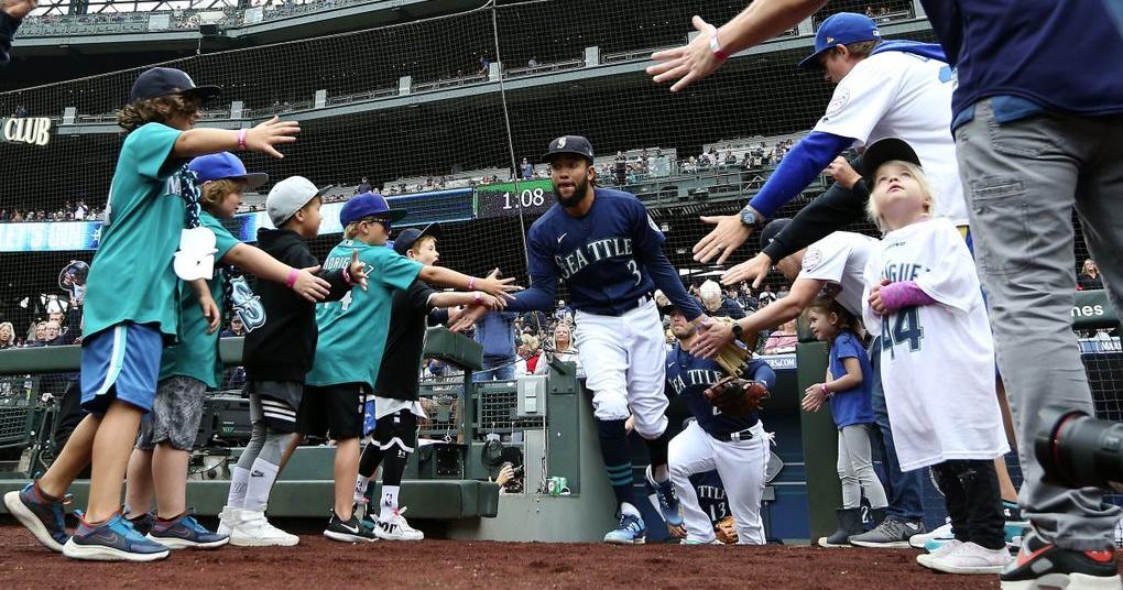 Larry Stone: To return to playoffs, Mariners must finally invest to ...