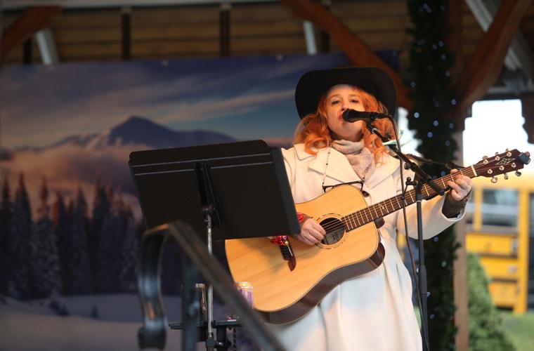 PHOTO GALLERY: Santa arrives to Village of Lights Christmastown ...