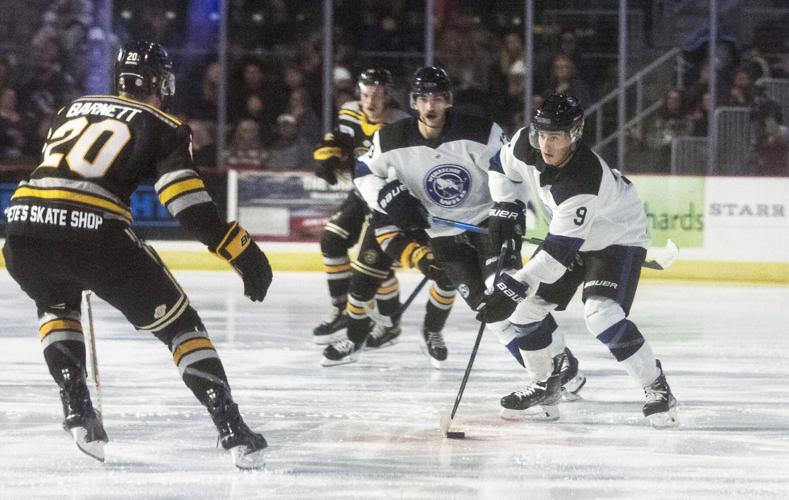 Photo gallery: Wenatchee Wild blanks Victoria 6-0 | | wenatcheeworld.com