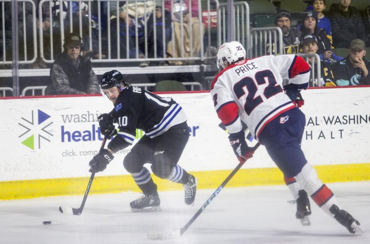 PHOTO GALLERY: Wenatchee Wild vs Lethbridge Hurricanes ...