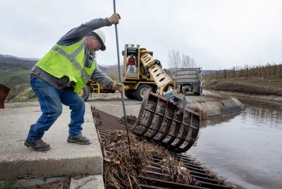Photo: Water fills Wenatchee canals as new growing season arrives ...