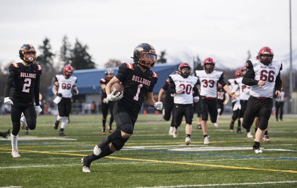 State Football | No. 2 Cashmere advances to face No. 1 Royal in 1A ...