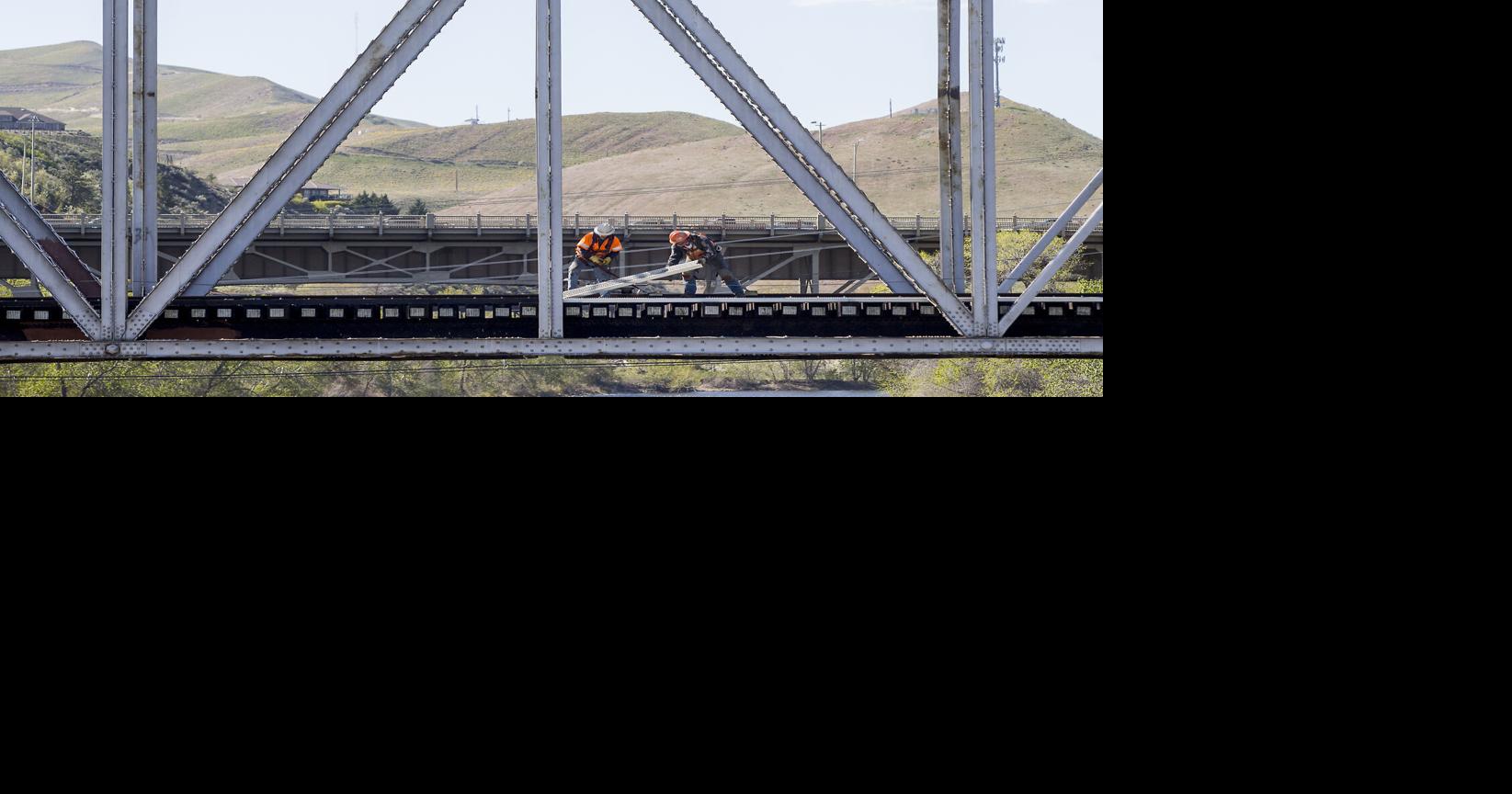 Photo: Bridge work | Local News | wenatcheeworld.com
