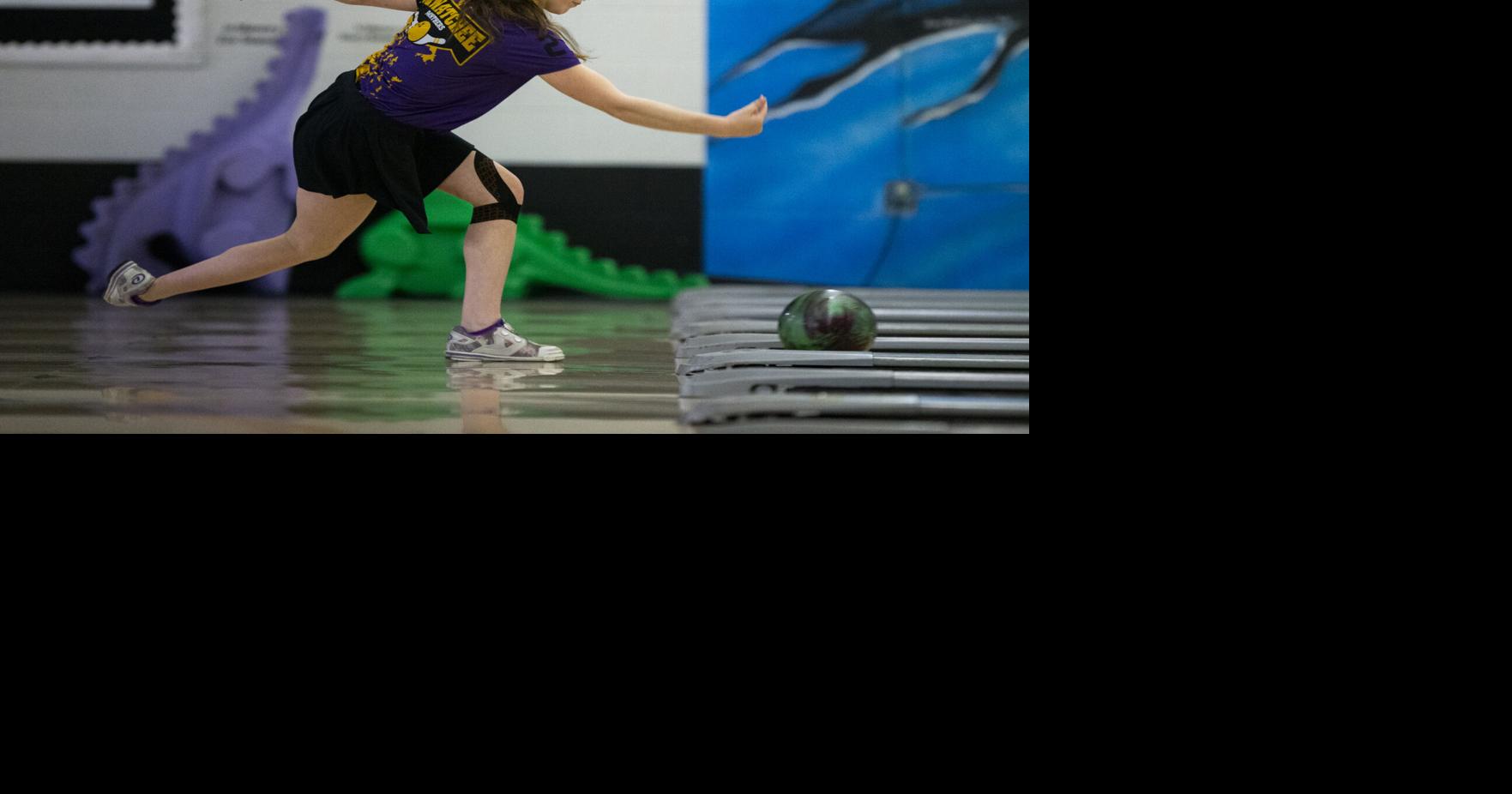 PHOTO GALLERY: Wenatchee Vs. Davis (bowling) | News | wenatcheeworld.com