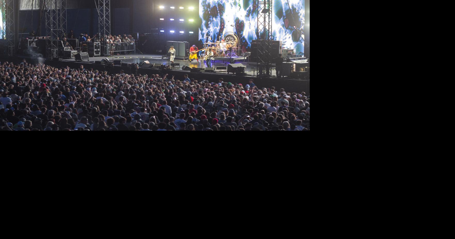 PHOTO GALLERY: Red Hot Chilli Peppers visit the The Gorge Amphitheatre ...