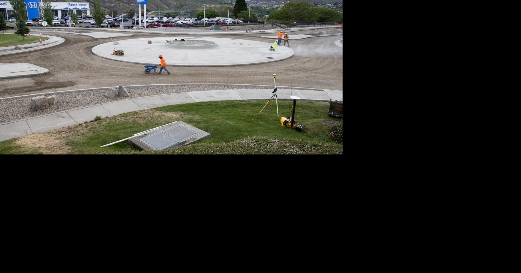 Photo: Roundabout nearing completion | Local News | wenatcheeworld.com