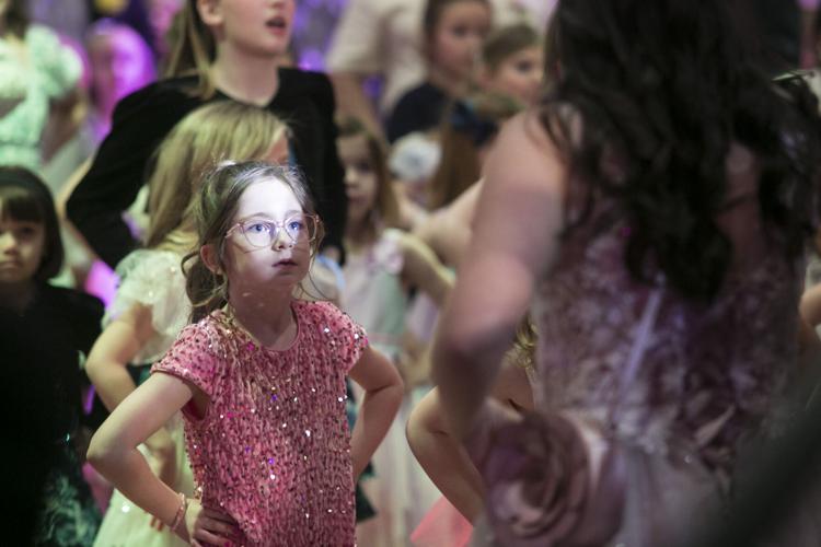 PHOTO GALLERY: Apple Blossom Daddy-Daughter Dance | | wenatcheeworld.com