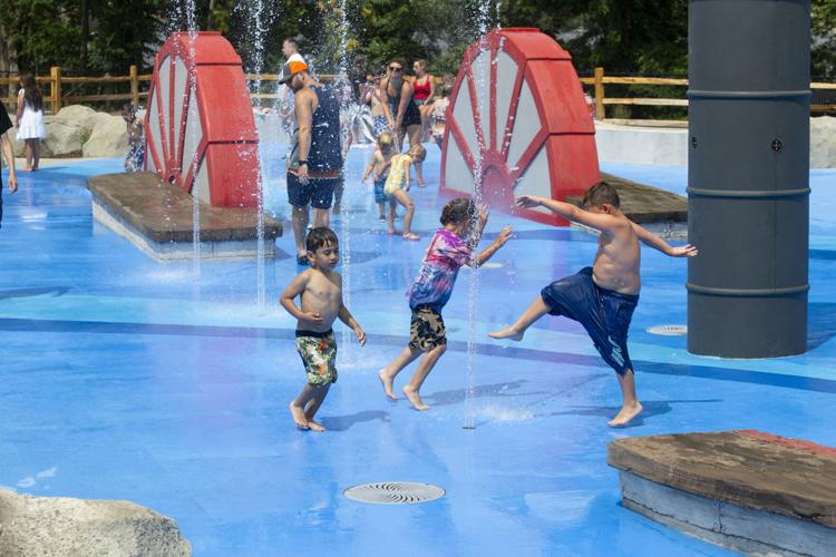 PHOTO GALLERY: New splash pad opens for summer | News | wenatcheeworld.com