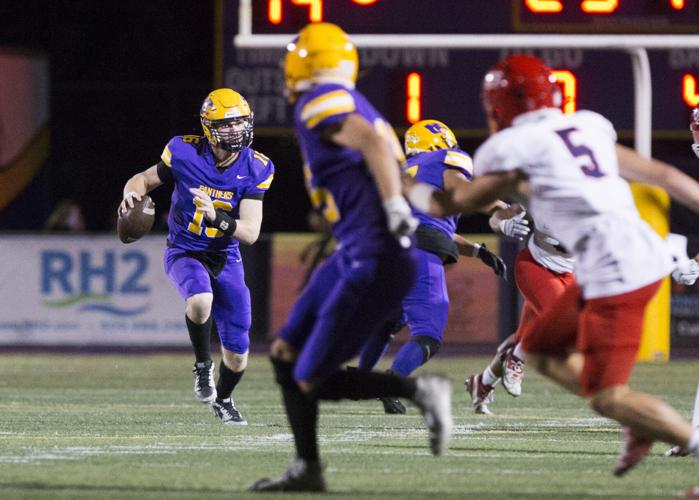 Photo Gallery: Wenatchee football defeats Ike 42-21 | | wenatcheeworld.com