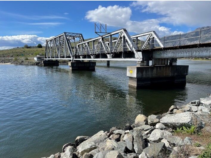Douglas County PUD to install 6 antennas on Pateros Railroad Bridge to ...