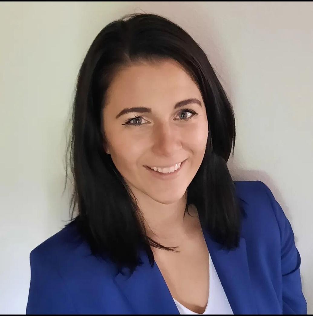 30 Under 35 | Rachel Lippert | 30under35 | wenatcheeworld.com