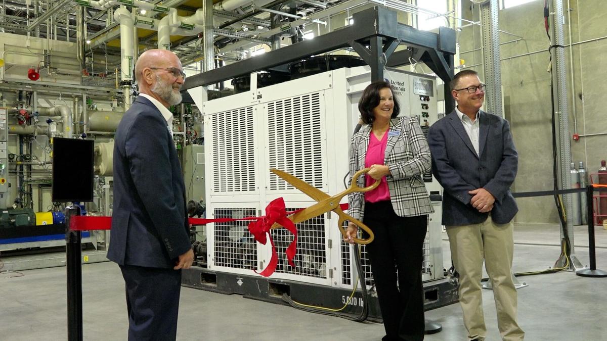Douglas County PUD cuts ribbon on green hydrogen production facility ...