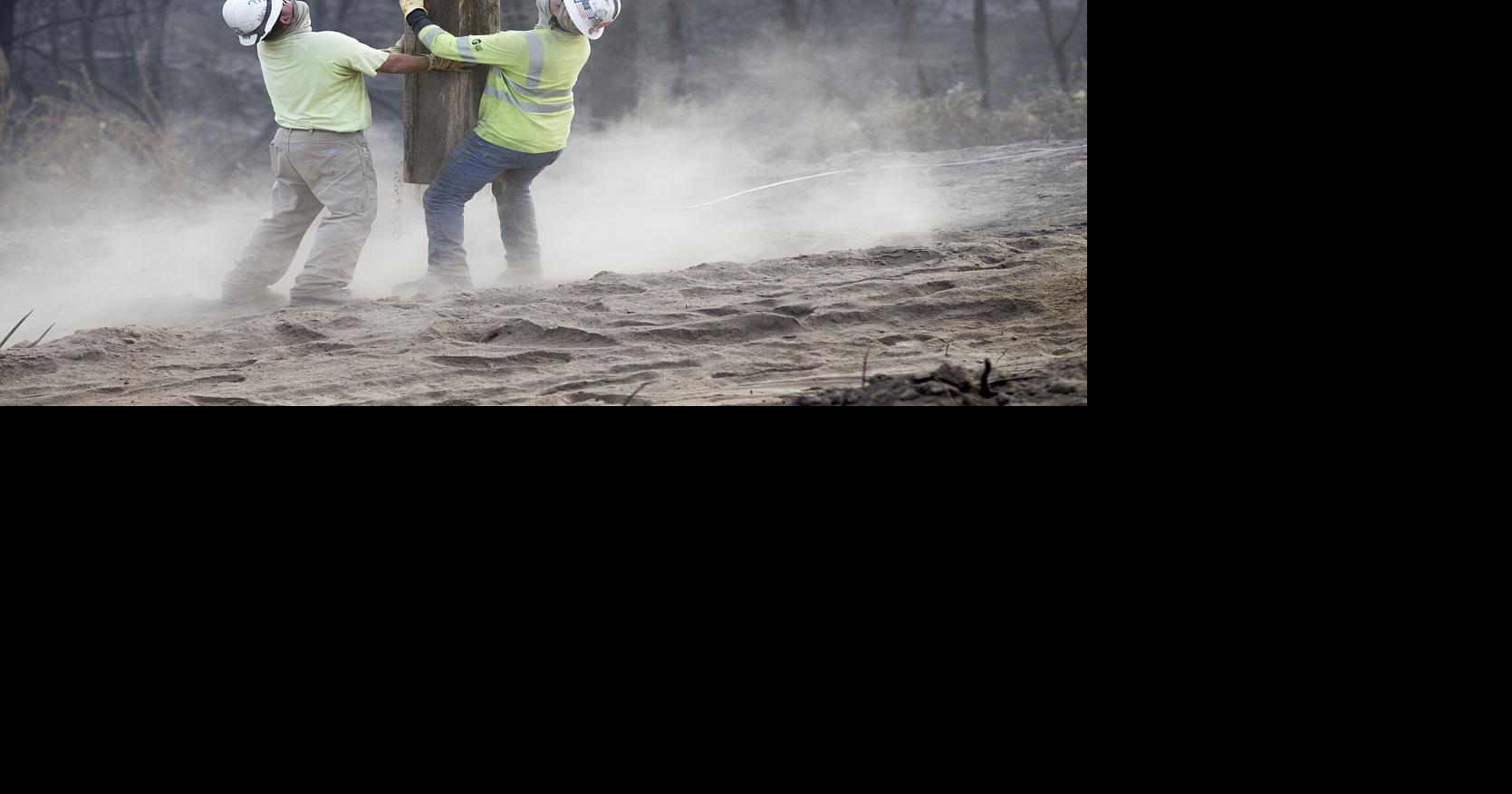 Pearl Hill Fire destroys 300 power poles | News | wenatcheeworld.com
