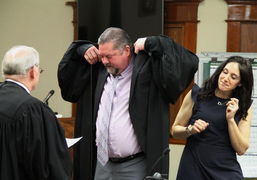 Huber sworn in as Douglas County judge | Local News | wenatcheeworld.com