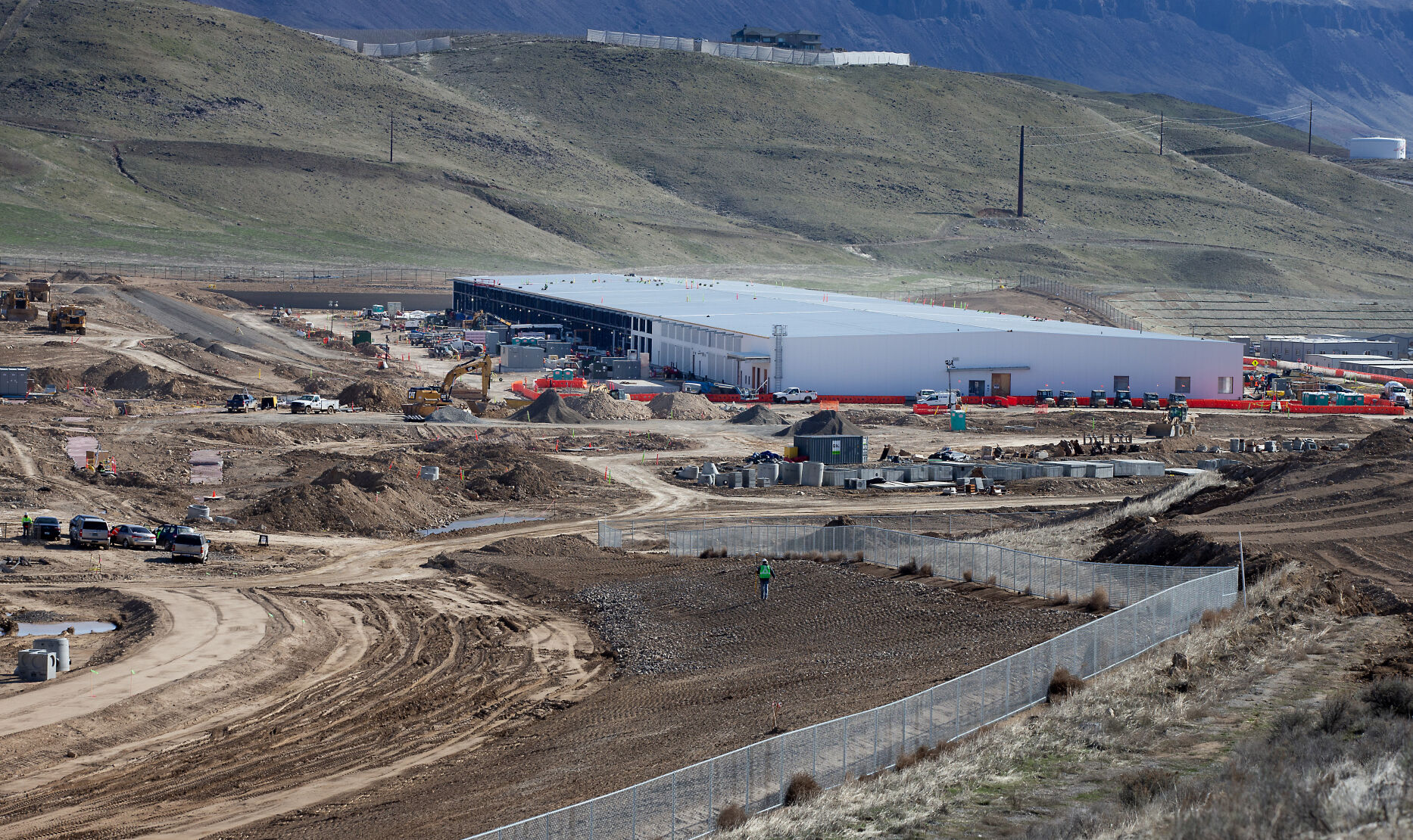 Microsoft's Wenatchee Valley data center begins to take shape | Local ...