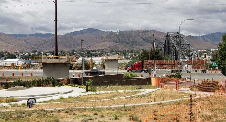 PHOTOS: South Wenatchee Pedestrian Project continues | News ...