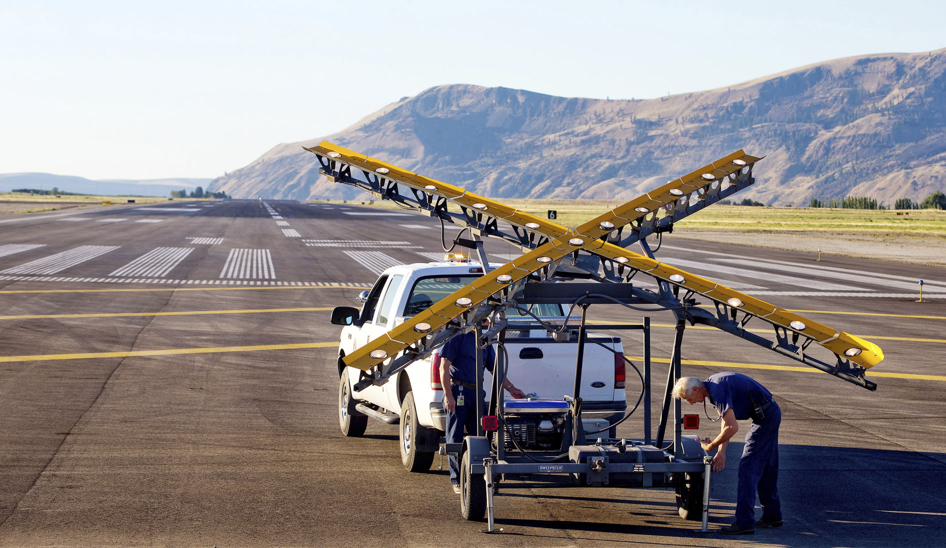 Pangborn reopens to fixed-wing aircraft | Local News | wenatcheeworld.com