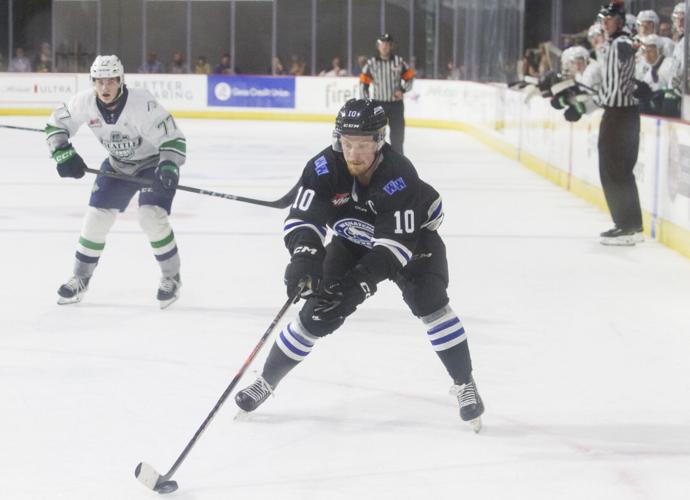 Photo Gallery: Wenatchee Wild defeat Seattle Thunderbirds 7-1 in home ...
