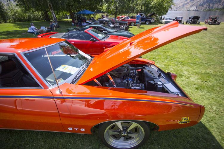 Photos: Entiat Vintage Race Boat Regatta and Vintage Car Show ...