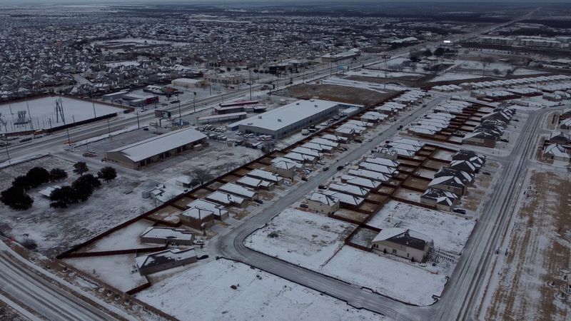Arctic blast barrels into Northeast, threatening record lows ...