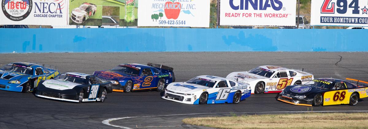 Racing at the Super Oval | Sports | wenatcheeworld.com