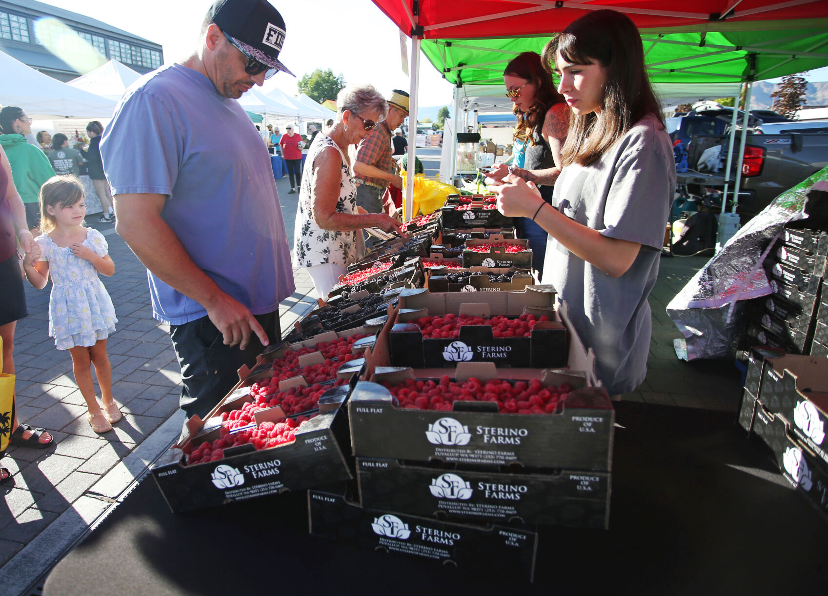 PHOTO GALLERY: Wenatchee Valley Farmers Market | | wenatcheeworld.com
