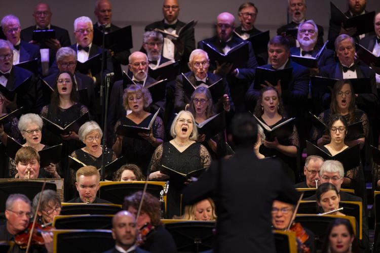 PHOTO GALLERY: Wheel of Fortune concert | News | wenatcheeworld.com