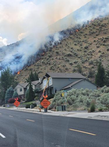 PHOTOS | Readers share photos of June 27th wildfire in South Wenatchee ...
