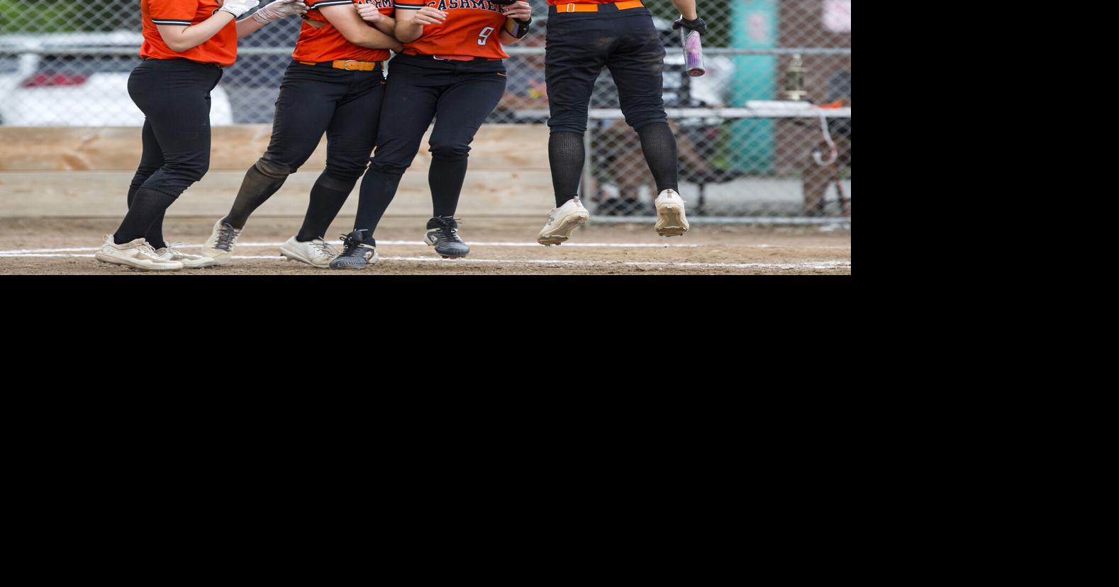 Photo gallery: Cashmere softball defeats Quincy, advances to 1A State ...