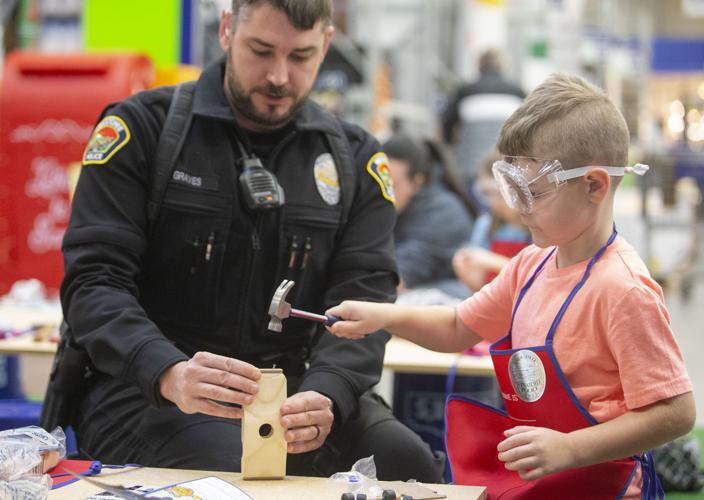 Wenatchee-area police officers help build (little wooden) patrol cars ...