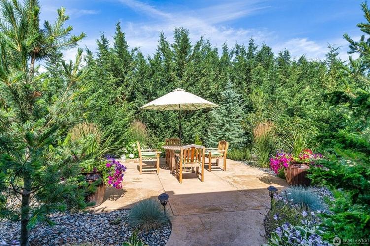 Listing of the Week | Beautiful Manson home with lake view | Business ...