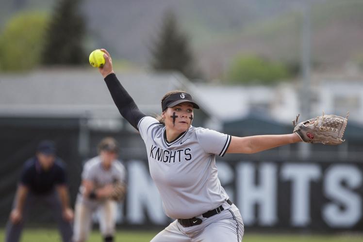 Photo Gallery: WVC softball wins first game 9-4 | | wenatcheeworld.com
